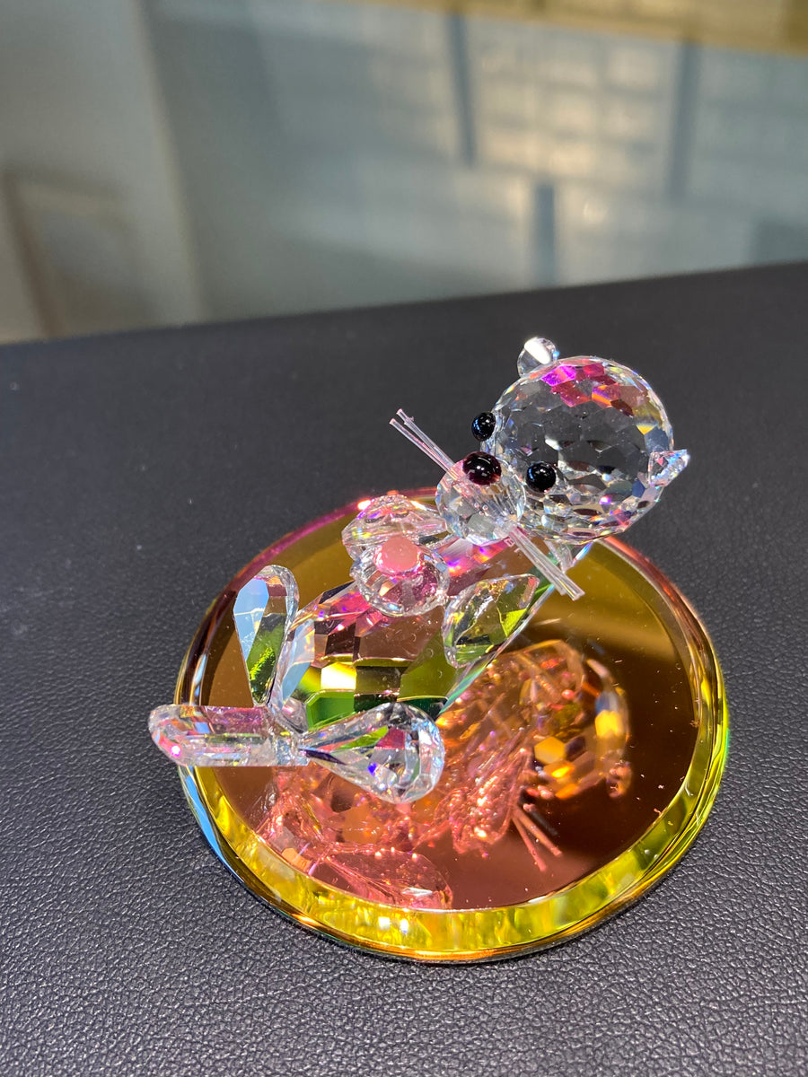 Chillin Otter Crystal Figurine – DeGrandpre Jewelers